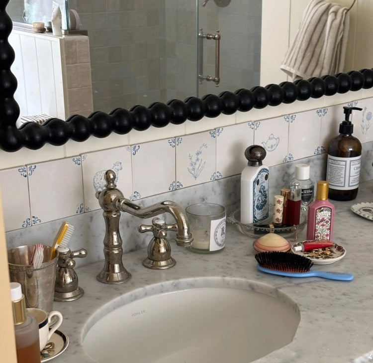 The Meaning Behind Classic Delft Tile Motifs – Akka Home